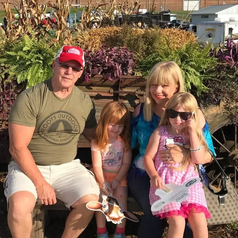 Refreshing Iced Passion Fruit Tea: A Sweet and Tangy Cool Down | JustWorthi